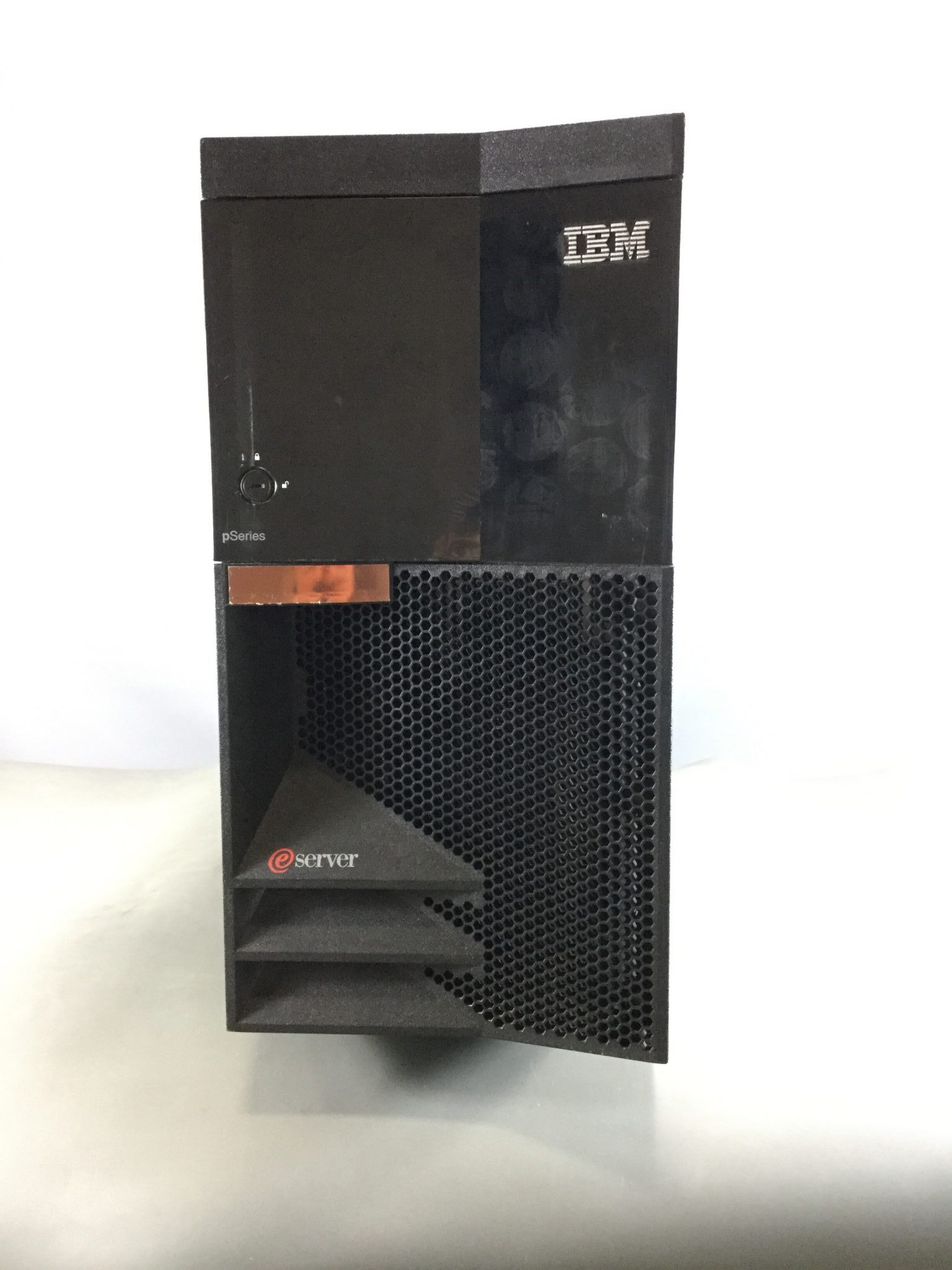 IBM P Series model 610 0x0x0 7028-6E1 | FrontierUS